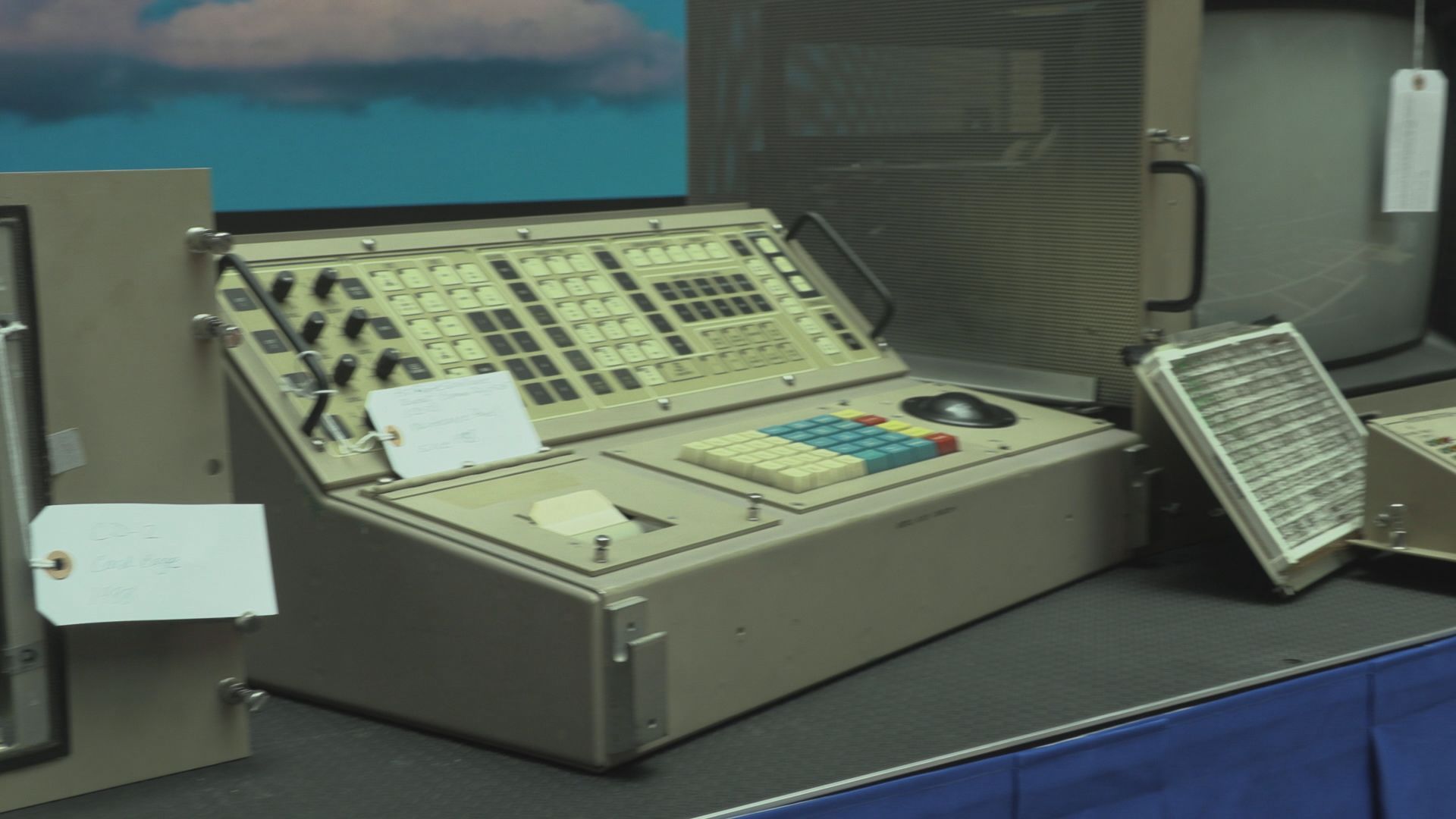 Transportation Department Looks to Modernize "Outdated" Air Traffic ...